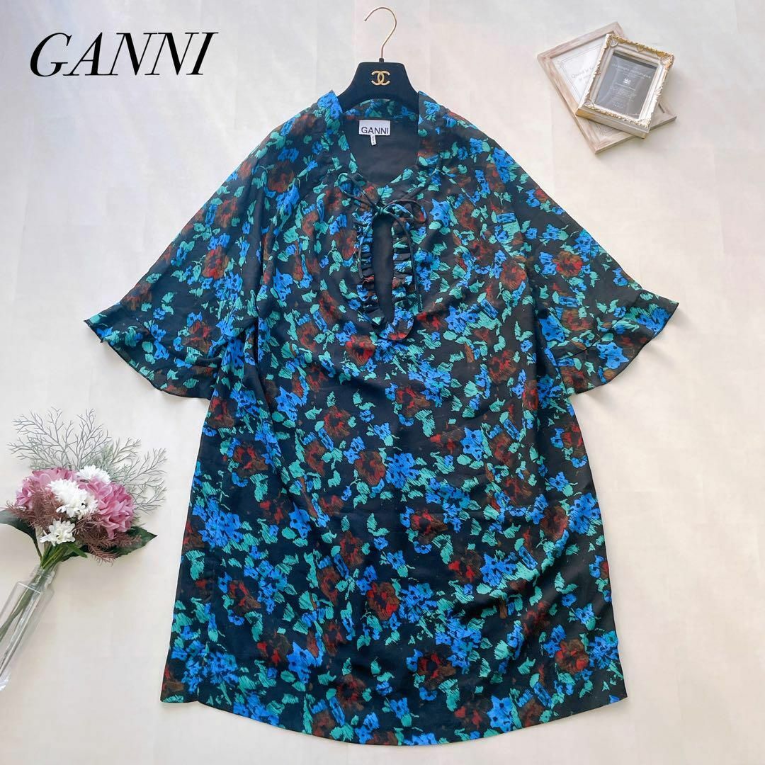 GANNI - 美品✨GANNI ガニー プリント クレープ ラッフル V GANNI - 美品✨GANNI ガニー プリント クレープ ラッフル V