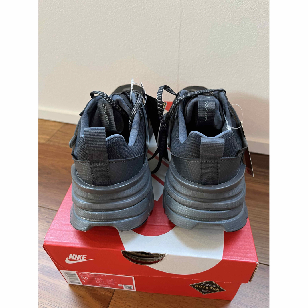 NIKE - NIKE W V2K RUN GTX FZ2622-001 22.5cmの通販 by NIKE - NIKE W V2K RUN GTX FZ2622-001 22.5cmの通販 by