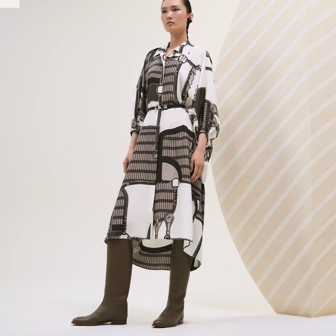 HERMES - 未使用品HERMES2025SSシルクカフタンワンピースシャツ HERMES - 未使用品HERMES2025SSシルクカフタンワンピースシャツ