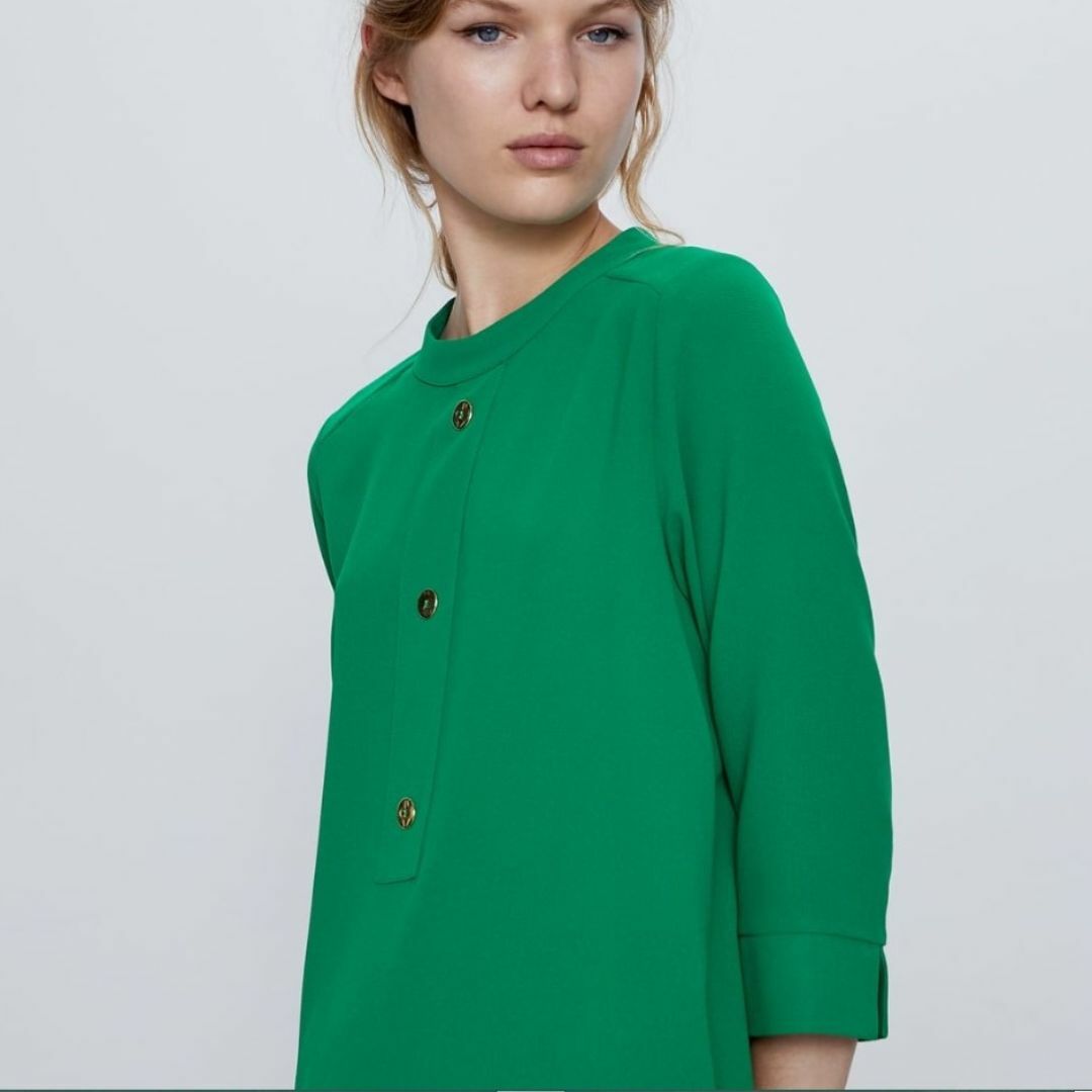 ZARA - 【新品タグ付】ザラ ボタン付きワンピース トップス ZARA - 【新品タグ付】ザラ ボタン付きワンピース トップス