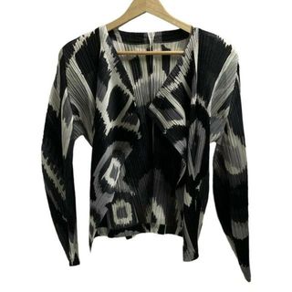 PLEATS PLEASE ISSEY MIYAKE(カーディガン)のフリマアイテム一覧 PLEATS PLEASE ISSEY MIYAKE(カーディガン)のフリマアイテム一覧
