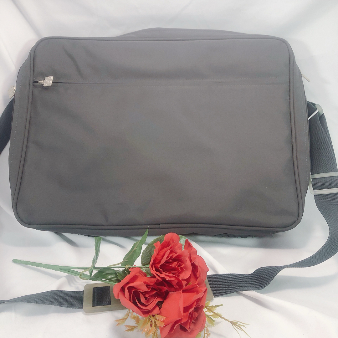 GIVENCHY - ジバンシーショルダーバッグの通販 by EbiEbi's shop GIVENCHY - ジバンシーショルダーバッグの通販 by EbiEbi's shop