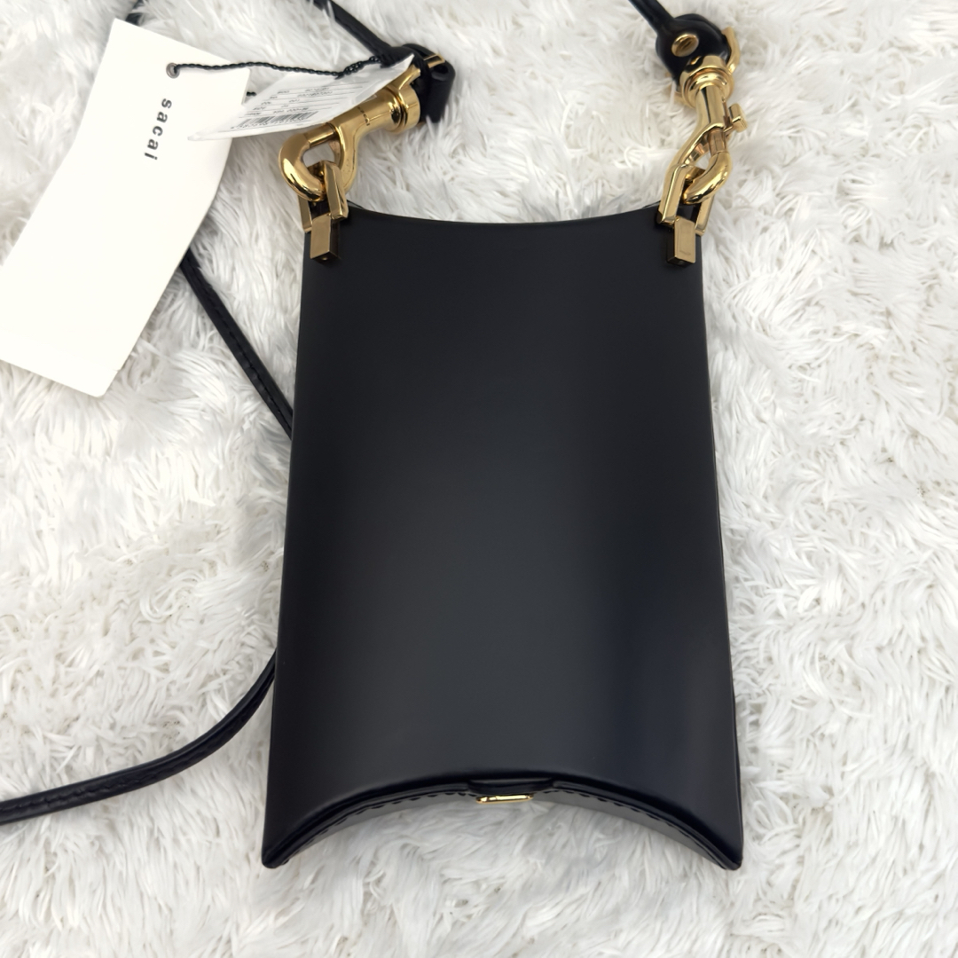 sacai - ☆極美品☆sacai ショルダーバッグ ゴールド金具 ピロー sacai - ☆極美品☆sacai ショルダーバッグ ゴールド金具 ピロー