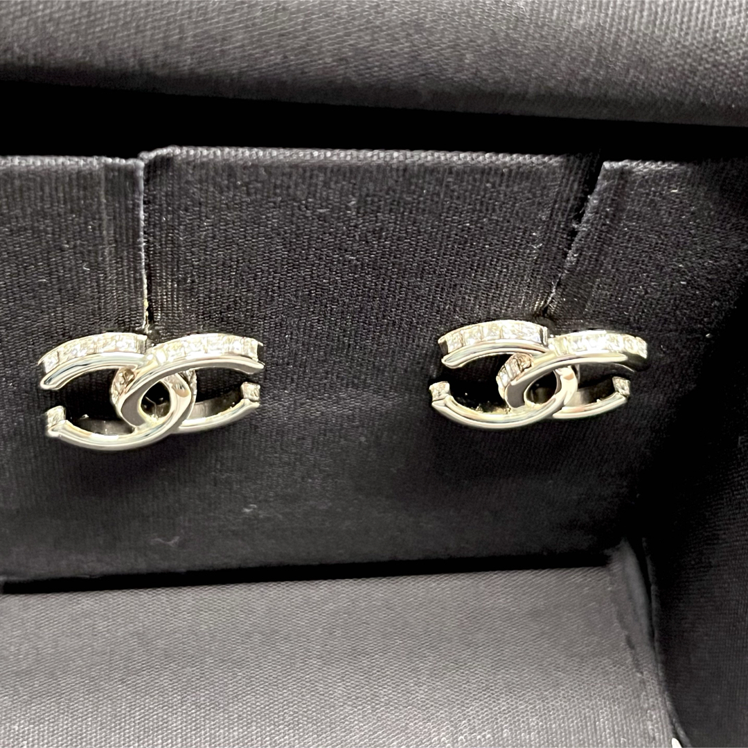 CHANEL - 【新品未使用】シャネル ピアス ココマーク ライン CHANEL - 【新品未使用】シャネル ピアス ココマーク ライン