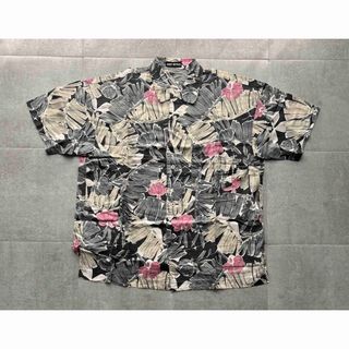 ISSEY MIYAKE(シャツ)のフリマアイテム一覧 ISSEY MIYAKE(シャツ)のフリマアイテム一覧