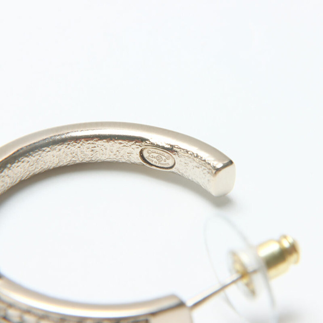 CHANEL - シャネル CHANEL A24B ココマーク 2024 フープ ピアス CHANEL - シャネル CHANEL A24B ココマーク 2024 フープ ピアス