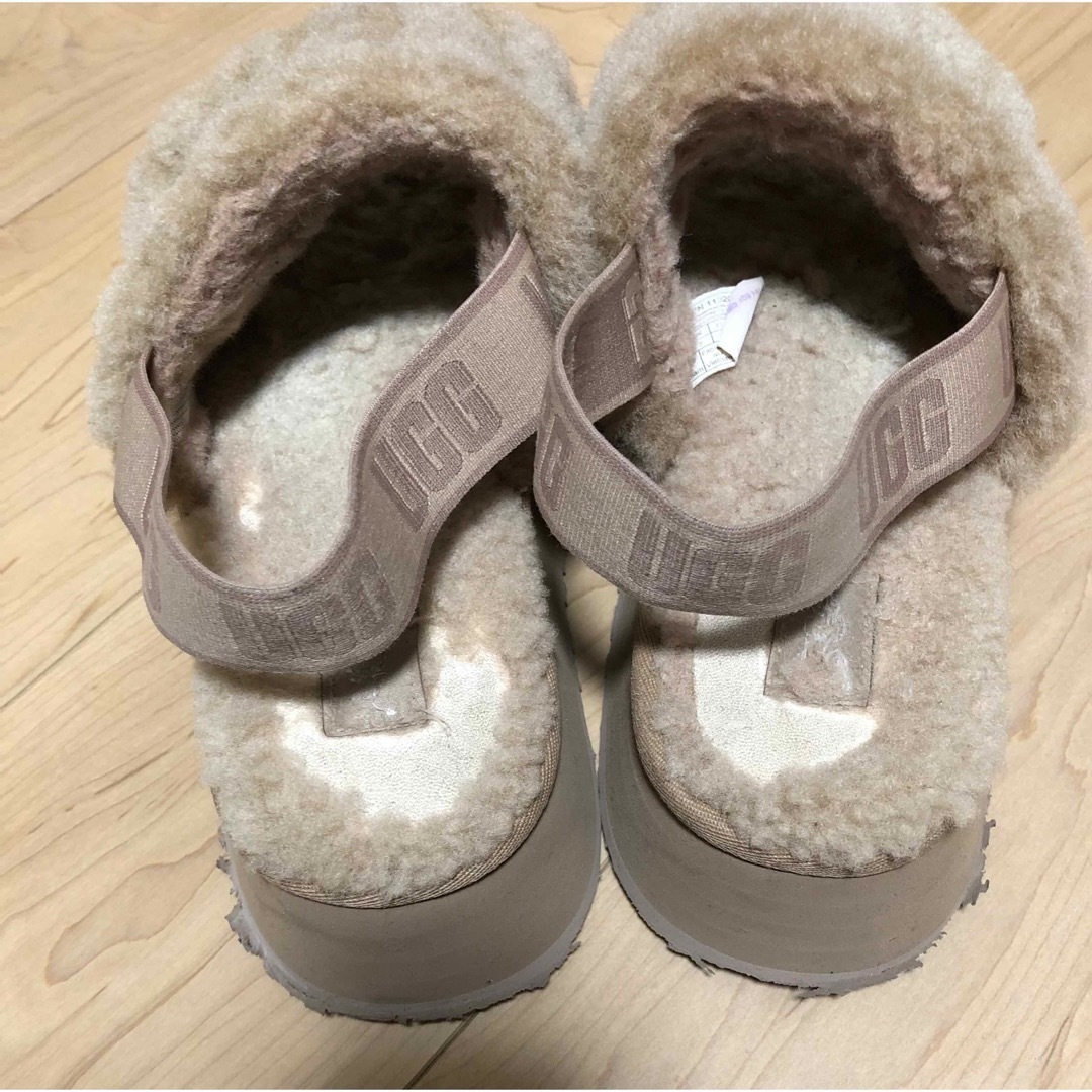 UGG - UGG UGG厚底ファーサンダル UGGサンダル UGGファー UGG - UGG UGG厚底ファーサンダル UGGサンダル UGGファー