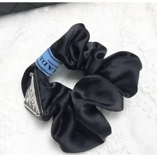 PRADA(ヘアアクセサリー ・ ブラック/黒色系)のフリマアイテム一覧 PRADA(ヘアアクセサリー ・ ブラック/黒色系)のフリマアイテム一覧
