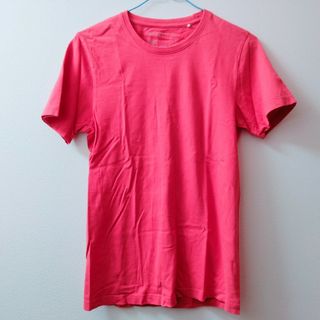 GU(Tシャツ(半袖/袖なし) ・ ピンク/桃色系)のフリマアイテム一覧 GU(Tシャツ(半袖/袖なし) ・ ピンク/桃色系)のフリマアイテム一覧