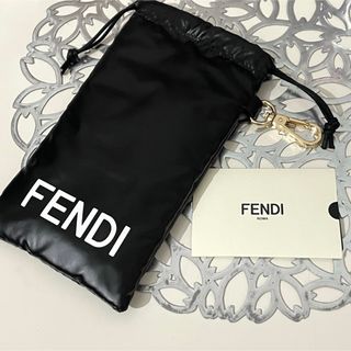 FENDI(ポーチ)のフリマアイテム一覧 FENDI(ポーチ)のフリマアイテム一覧