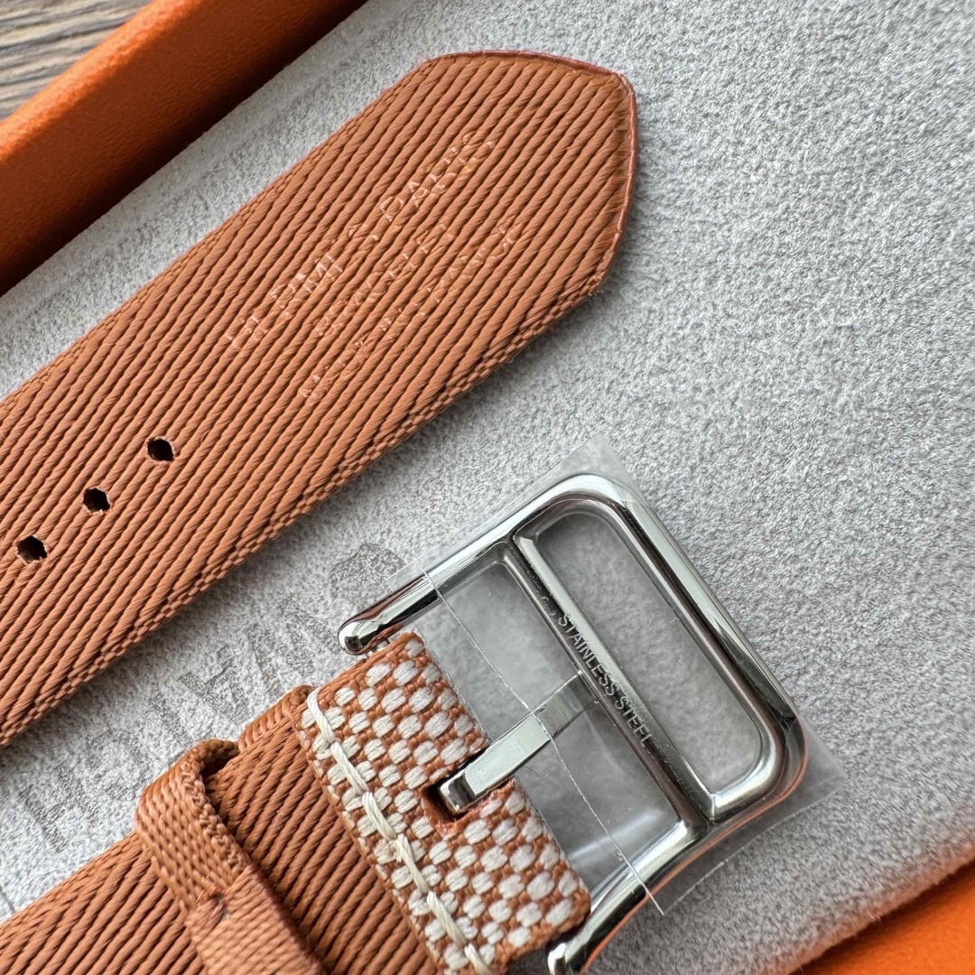 Apple - 2523 ほぼ未使用 Apple Watch エルメス ゴールド トワル Apple - 2523 ほぼ未使用 Apple Watch エルメス ゴールド トワル