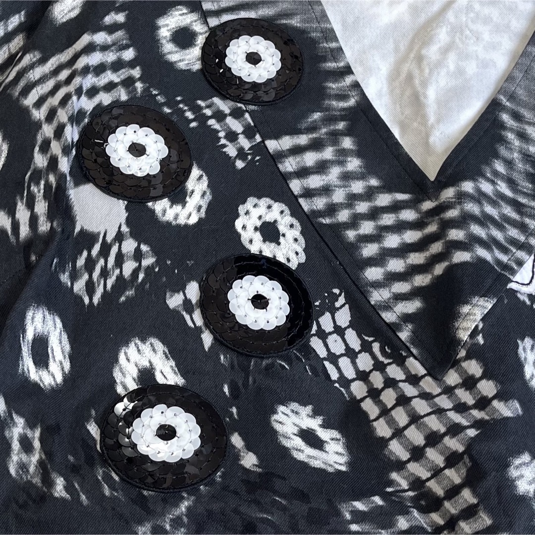 ISSEY MIYAKE - 希少 イッセイミヤケ 総柄 花 刺繍 ノースリーブ ISSEY MIYAKE - 希少 イッセイミヤケ 総柄 花 刺繍 ノースリーブ
