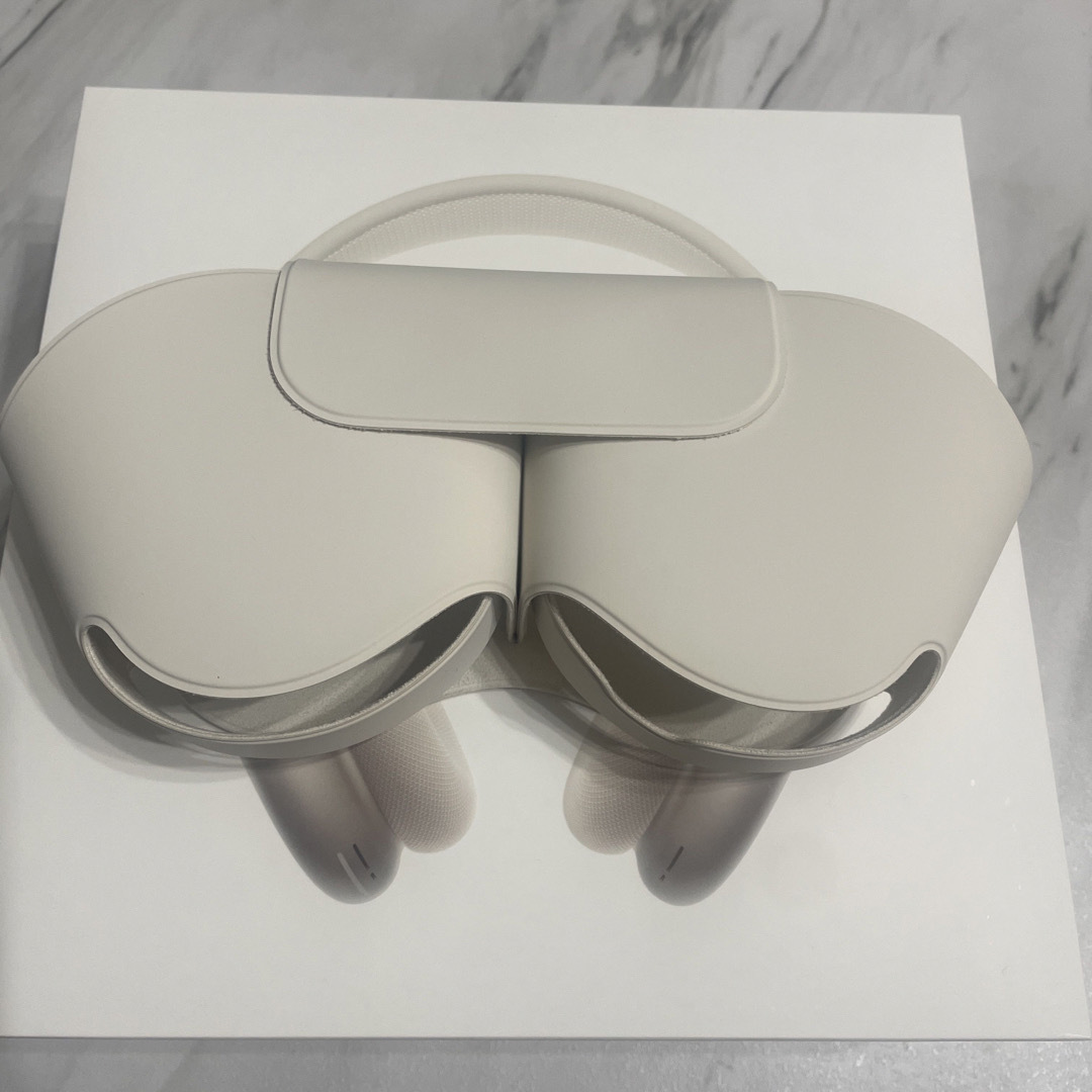 Apple - アップル AirPods Max 2024年モデル スターライトの通販 Apple - アップル AirPods Max 2024年モデル スターライトの通販