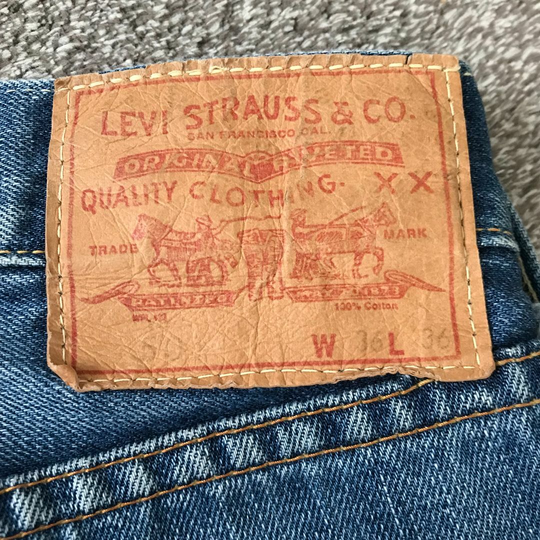 Levi's - Levi's 501 W36 L36 縦落ち ヒゲ ハチノス 赤耳 Levi's - Levi's 501 W36 L36 縦落ち ヒゲ ハチノス 赤耳
