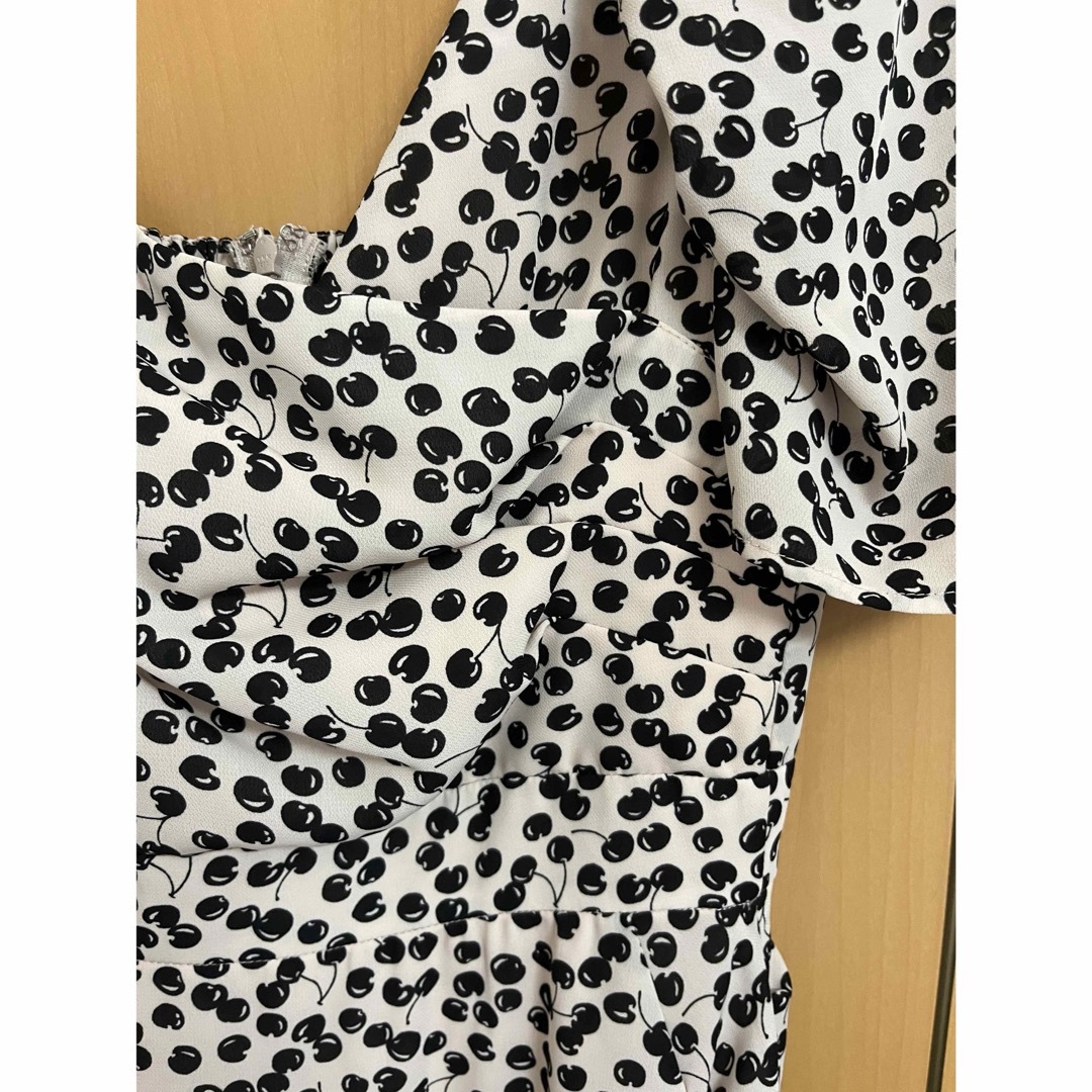 Her lip to - Cherry Pattern Cache-Coeur One-Pieceの通販 by Her lip to - Cherry Pattern Cache-Coeur One-Pieceの通販 by