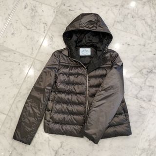 PRADA(ダウンジャケット)のフリマアイテム一覧 PRADA(ダウンジャケット)のフリマアイテム一覧