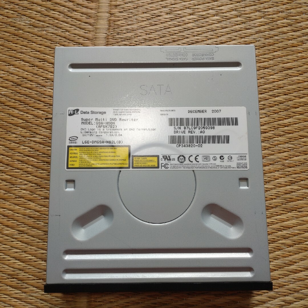 日立LG GSA-H60N SATA スーパー マルチ DVD ドライブの通販 by 日立LG GSA-H60N SATA スーパー マルチ DVD ドライブの通販 by