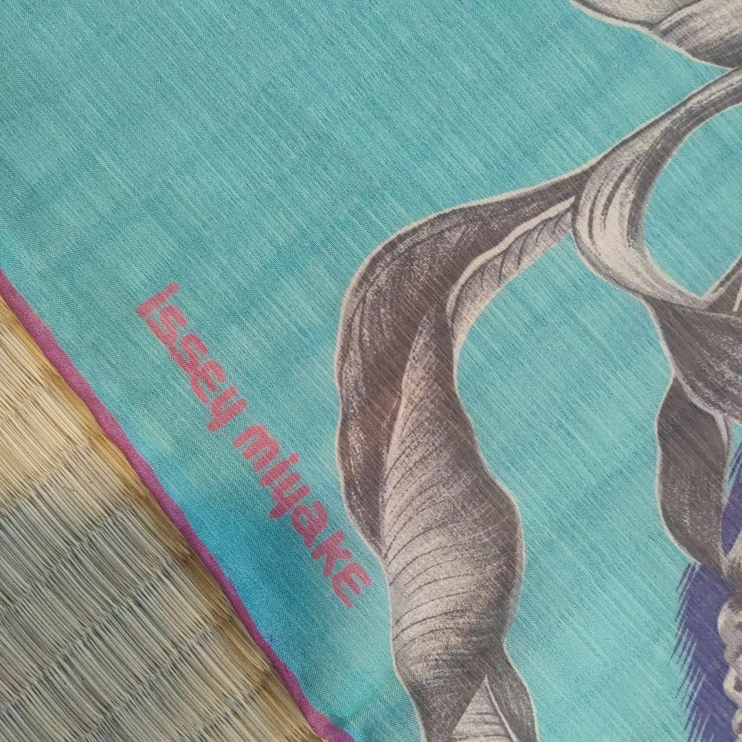 ISSEY MIYAKE - な10 超美品 イッセイミヤケ シルク100% 花柄 ISSEY MIYAKE - な10 超美品 イッセイミヤケ シルク100% 花柄