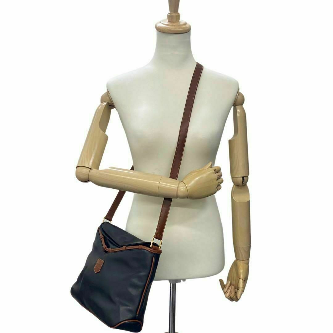 CELINE - CELINE セリーヌ ショルダーバッグ ブラック ブラウン CELINE - CELINE セリーヌ ショルダーバッグ ブラック ブラウン