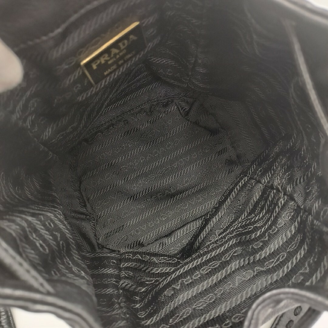 PRADA - 極美品✨プラダ ショルダーバッグ オールレザー PRADA - 極美品✨プラダ ショルダーバッグ オールレザー