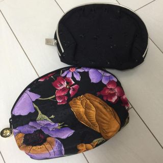 Christian Dior(ポーチ ・ ブラック/黒色系)のフリマアイテム一覧 Christian Dior(ポーチ ・ ブラック/黒色系)のフリマアイテム一覧