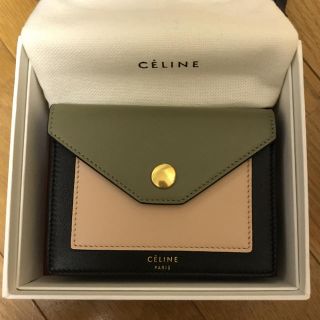 CELINE(財布 ・ グリーン・カーキ/緑色系)のフリマアイテム一覧 CELINE(財布 ・ グリーン・カーキ/緑色系)のフリマアイテム一覧